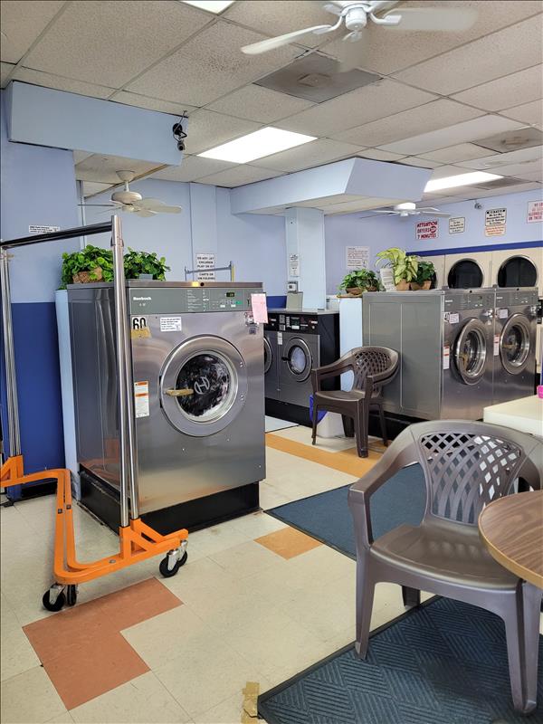 Spinners Coin Laundry - Largo, FL